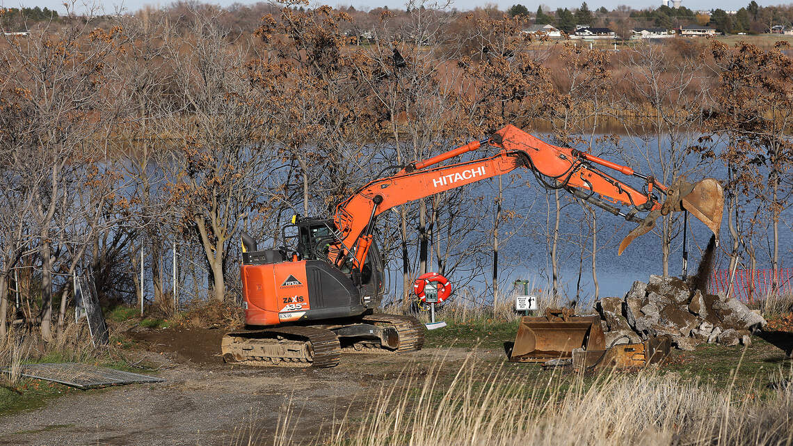 Preliminary work begins to remove Bateman Island causeway | Tri-City Herald