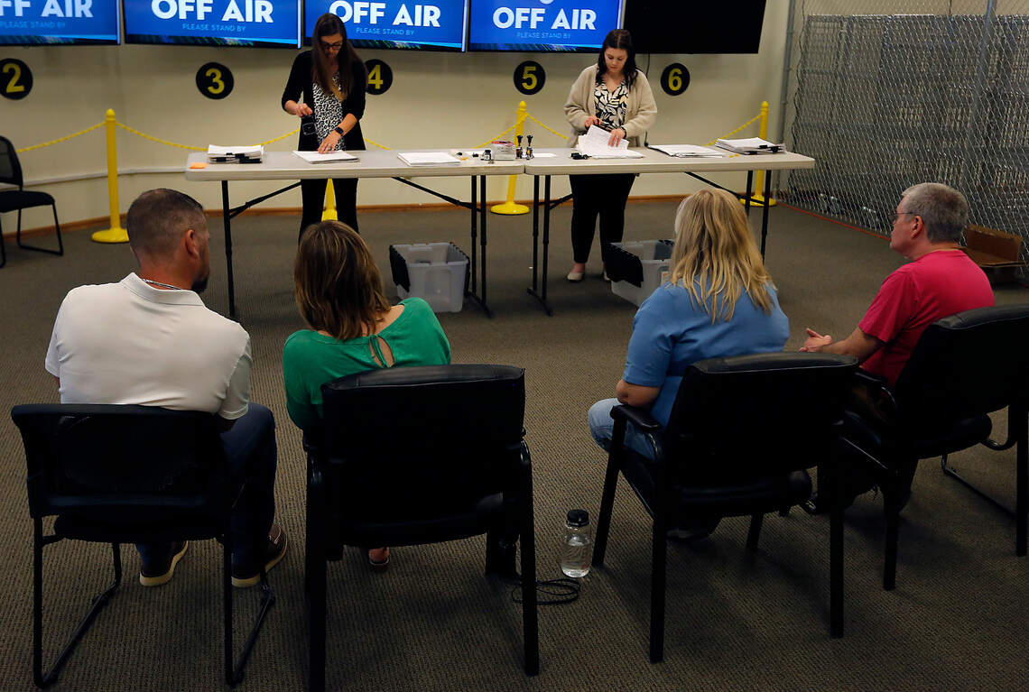 Richland, WA recall group submits signatures to elections officials ...