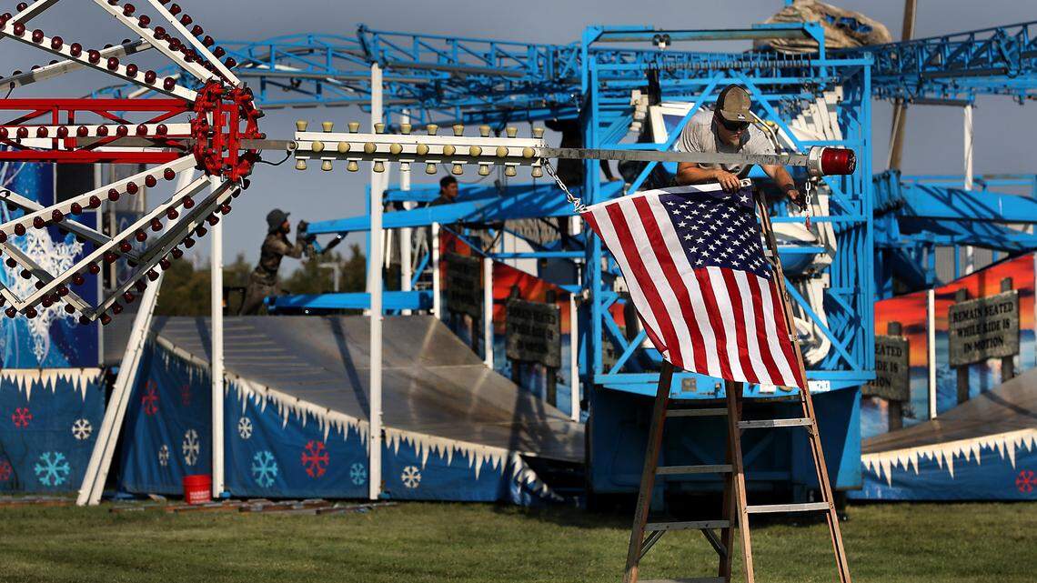 Workers prepare carnival for 2024 Benton Franklin Fair & Rodeo in ...