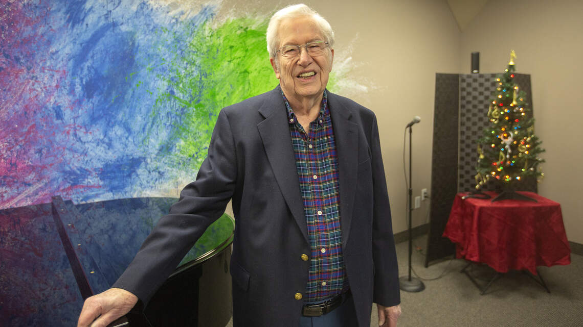 Richland man, 85, pursuing his passion for singing | Tri-City Herald