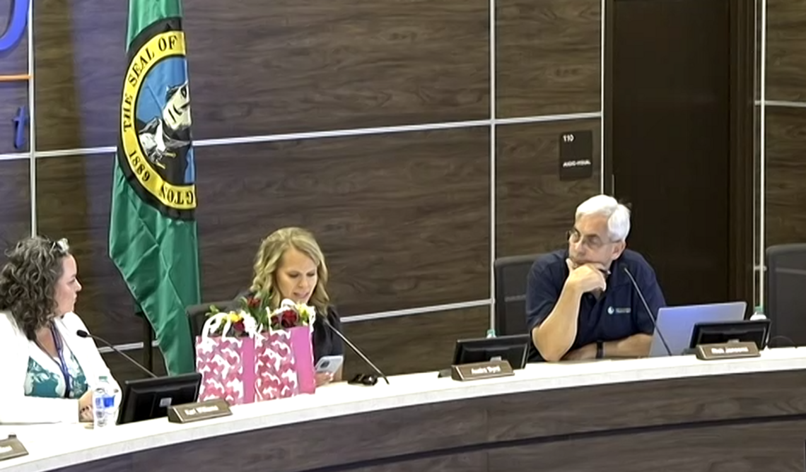 3 recalled Richland, WA school officials attend last meeting | Tri-City ...