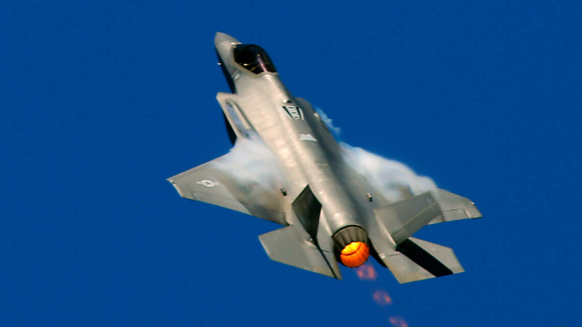 Air Force fighter jet to star in ’23 Water Follies air show | Tri-City ...