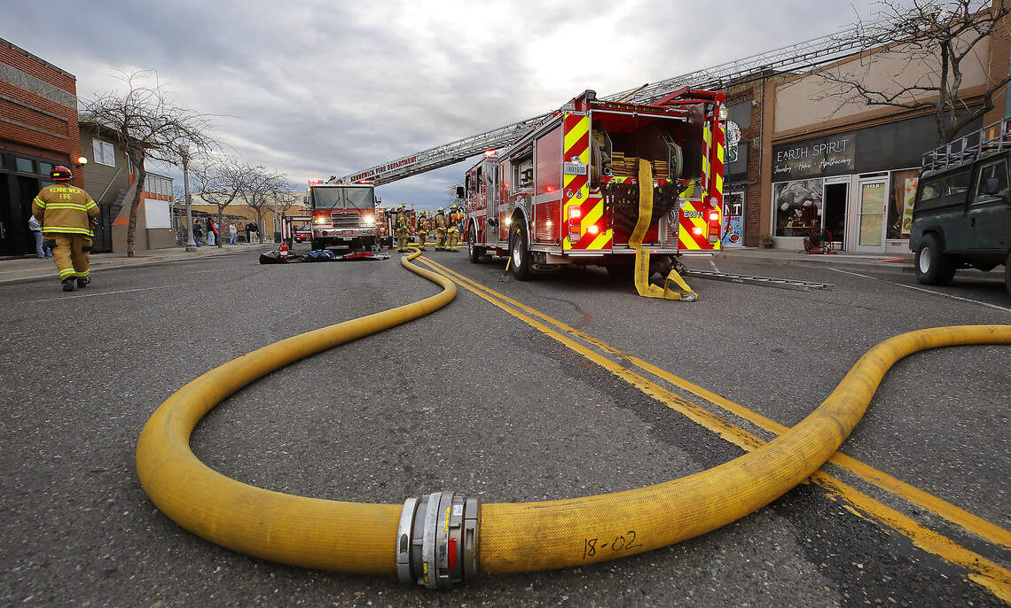 Fire ravages downtown Kennewick restaurant, cause unknown | Tri-City Herald