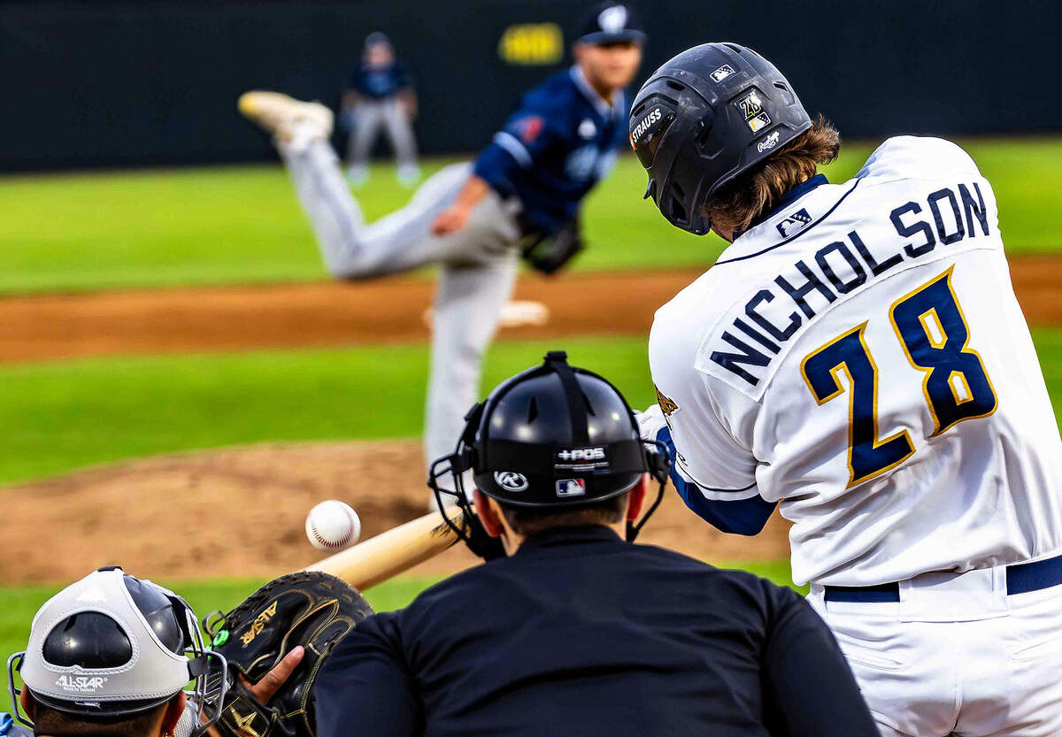 Tri-City Dust Devils win 8 straight, climb to second | Tri-City Herald
