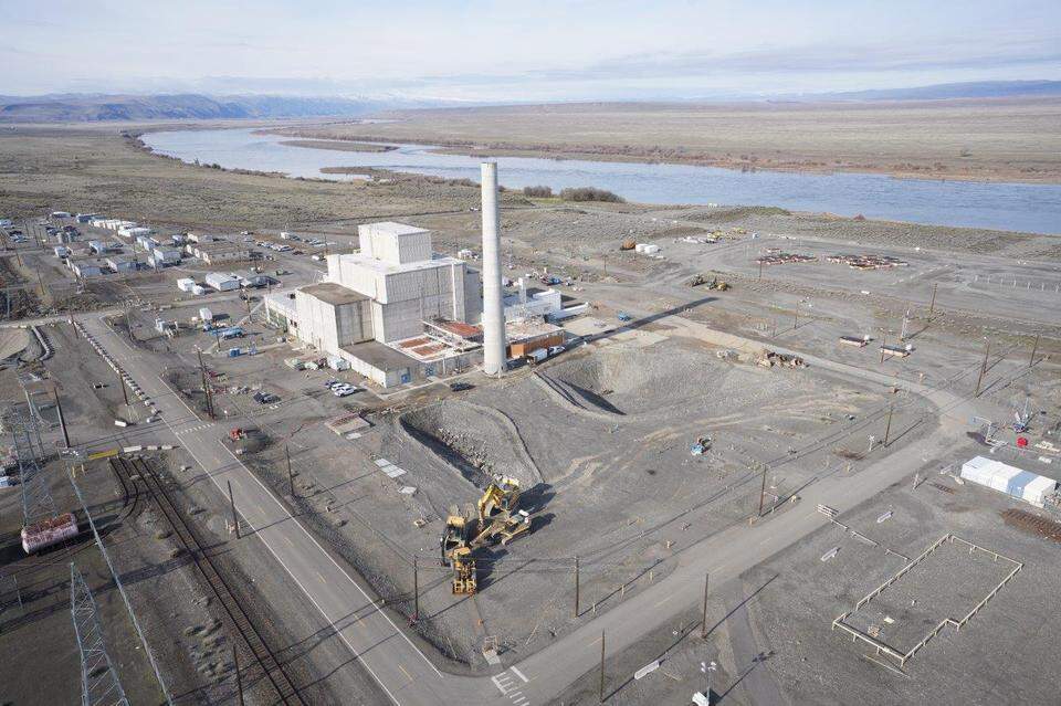 Hanford site reactor stack toppled with explosive demolition | Tri-City ...